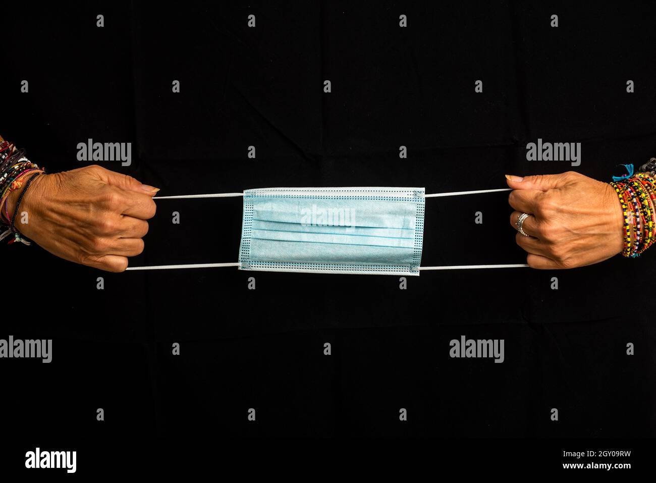 Contend hold hi-res stock photography and images - Alamy