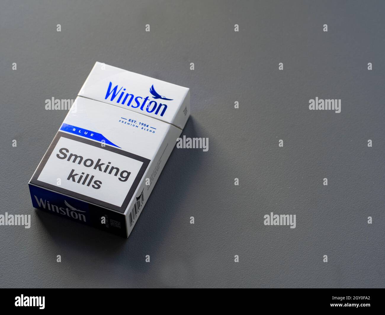 Cigarettes tobacco smoking japan hi-res stock photography and images ...