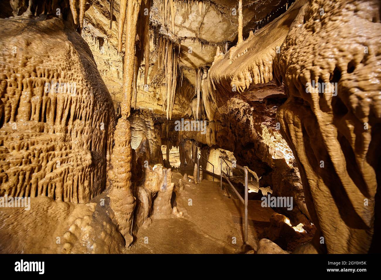 Large cave detail of cave formations stalagmites and stalactites Stock ...