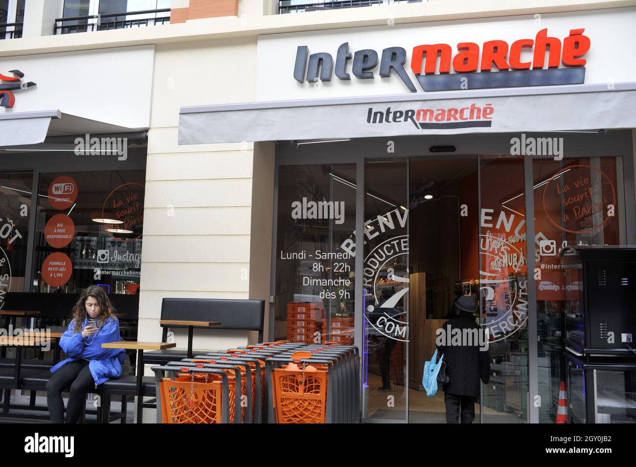 FRANCE. PARIS (75) INTERMARCHE SUPERMARKET Stock Photo - Alamy