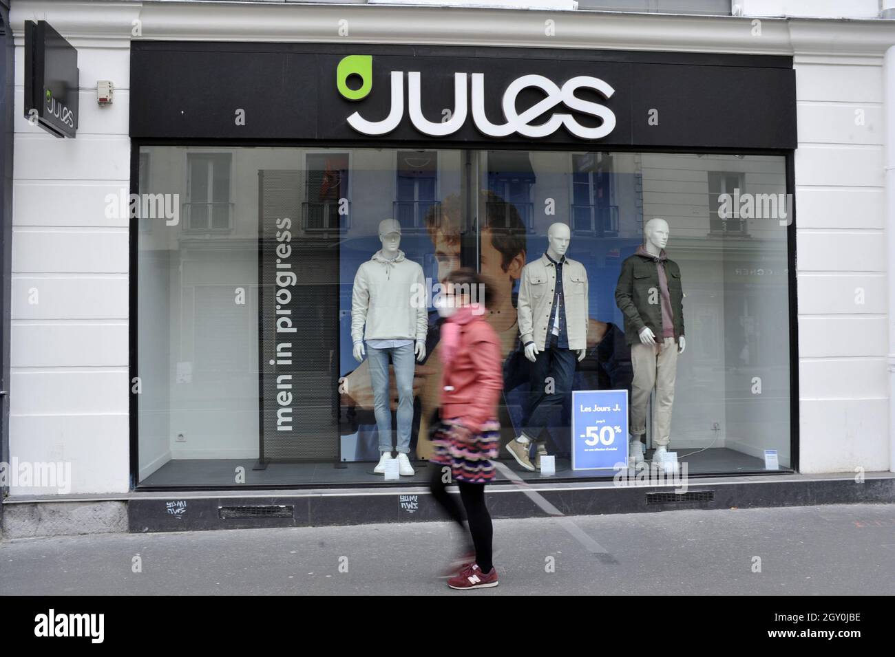 FRANCE. PARIS (75) JULES STORE IN BASTILLE DISTRICT Stock Photo - Alamy