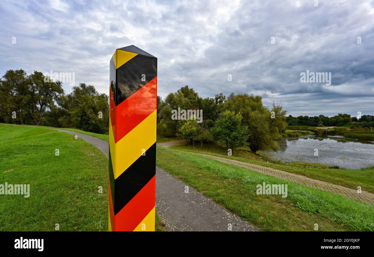 Border post of the german polish border on the river neisse hi-res ...