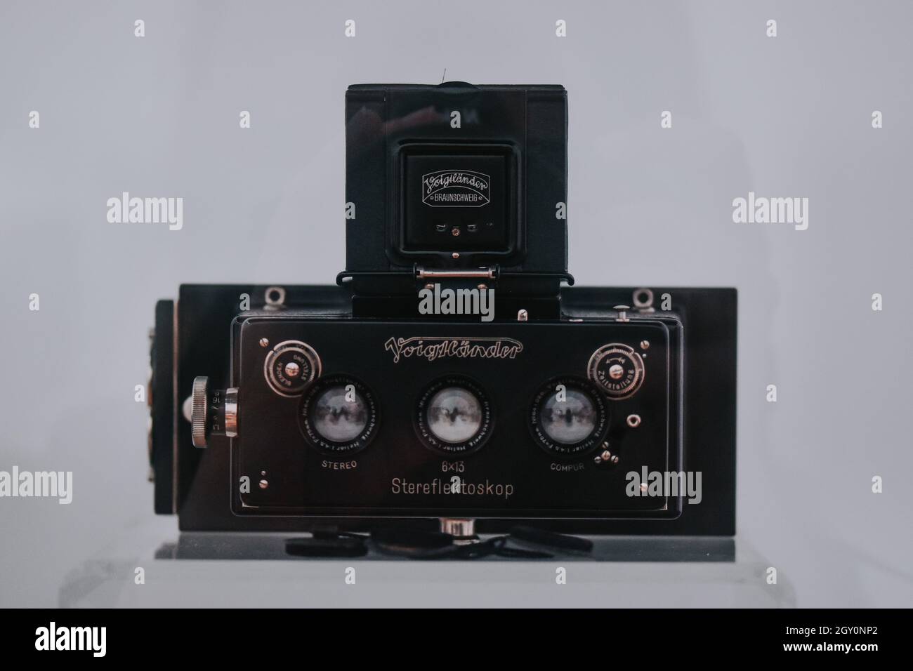 Antique photo display hi-res stock photography and images - Alamy