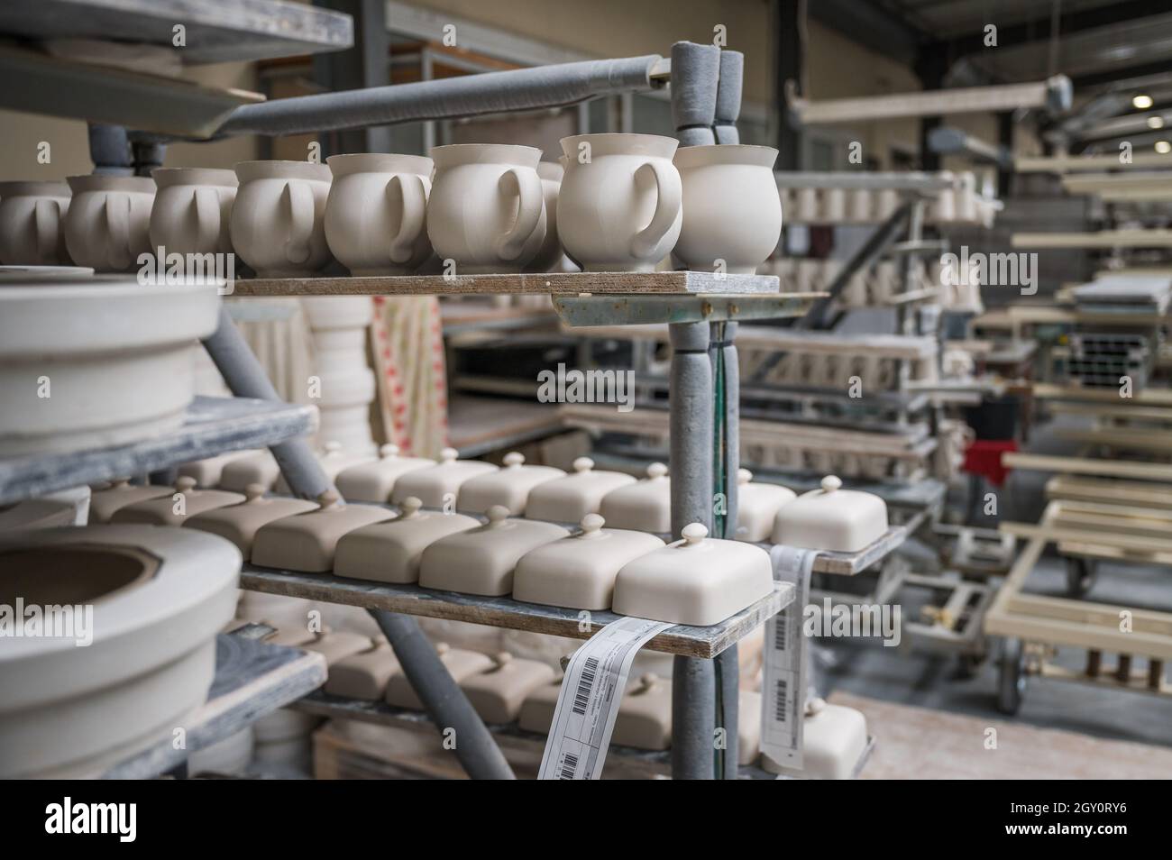 Factory interior ceramic hi-res stock photography and images - Alamy