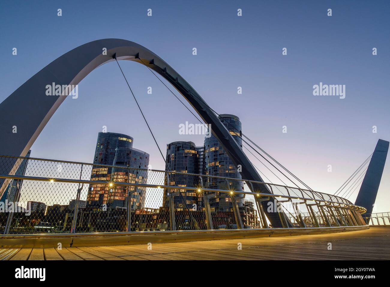 Elizabeth quay pedestrian bridge hi-res stock photography and images ...