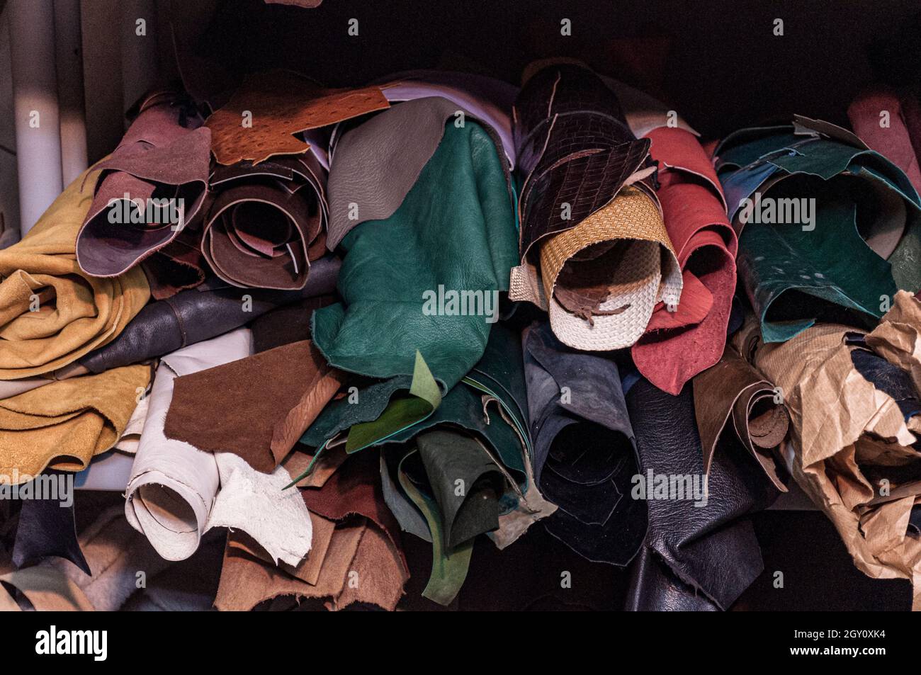 Fabricacio artesanal de calzado hi-res stock photography and images - Alamy