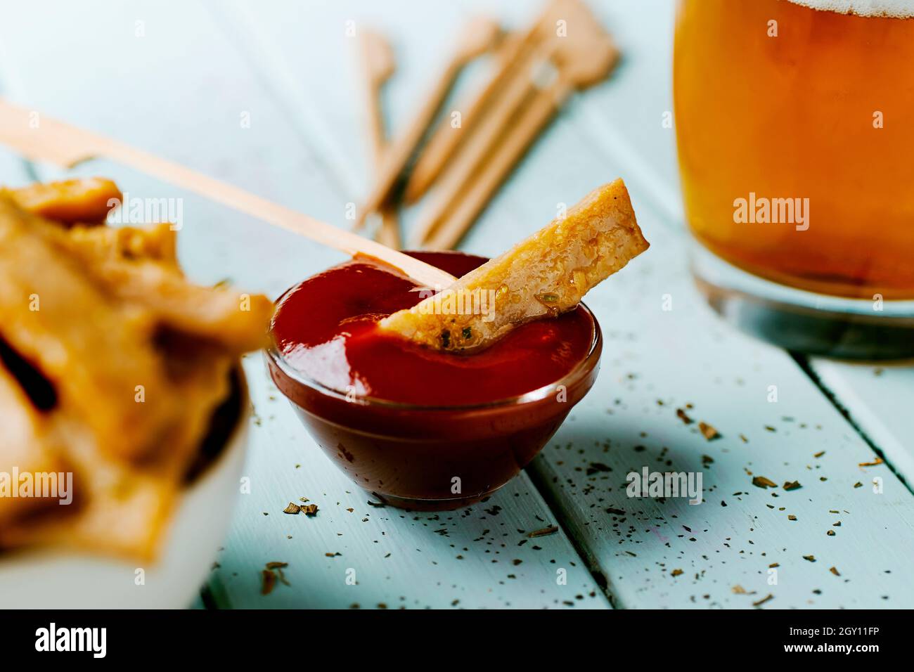 False chicken hi-res stock photography and images - Alamy