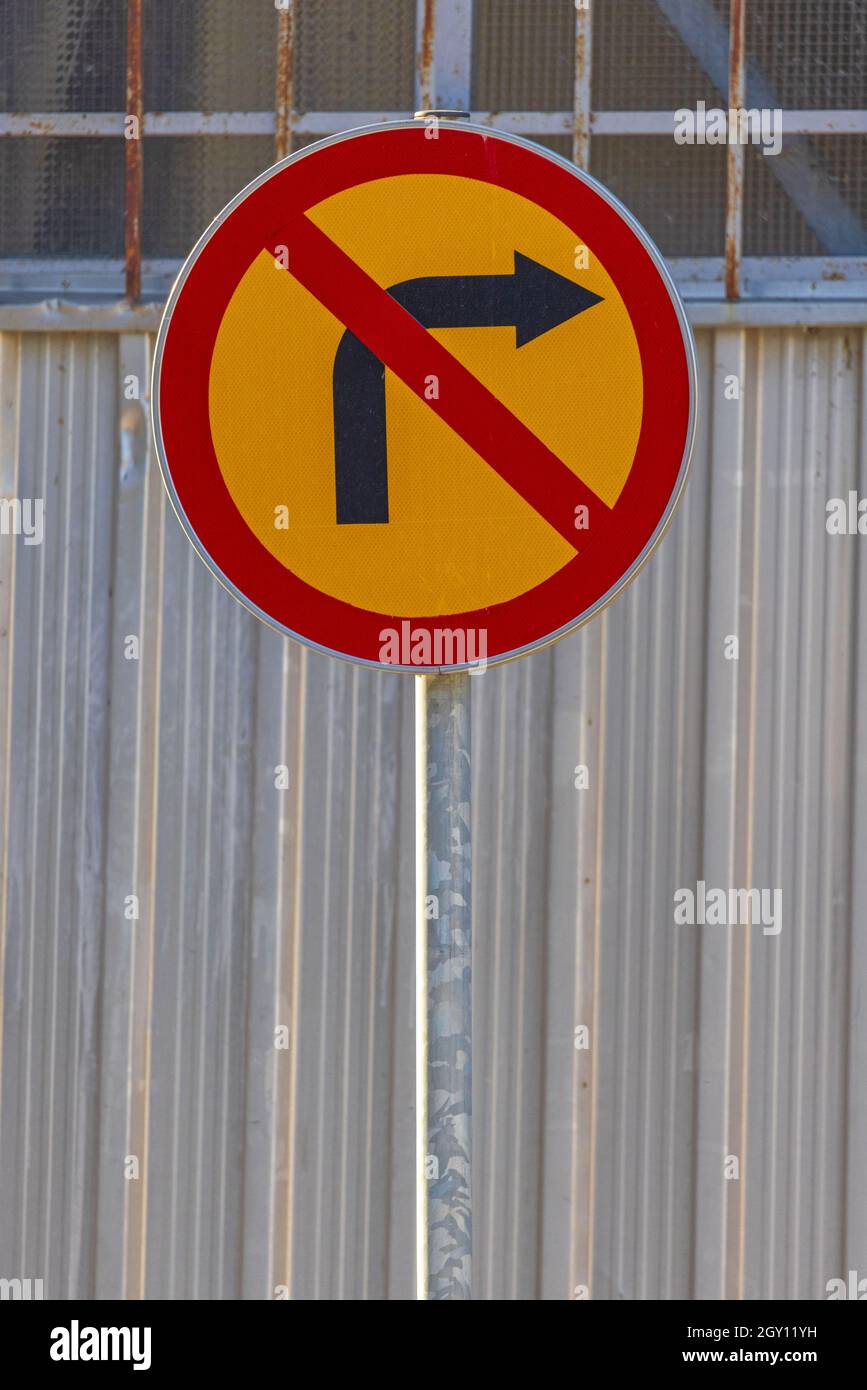 Right turn traffic sign hi-res stock photography and images - Alamy