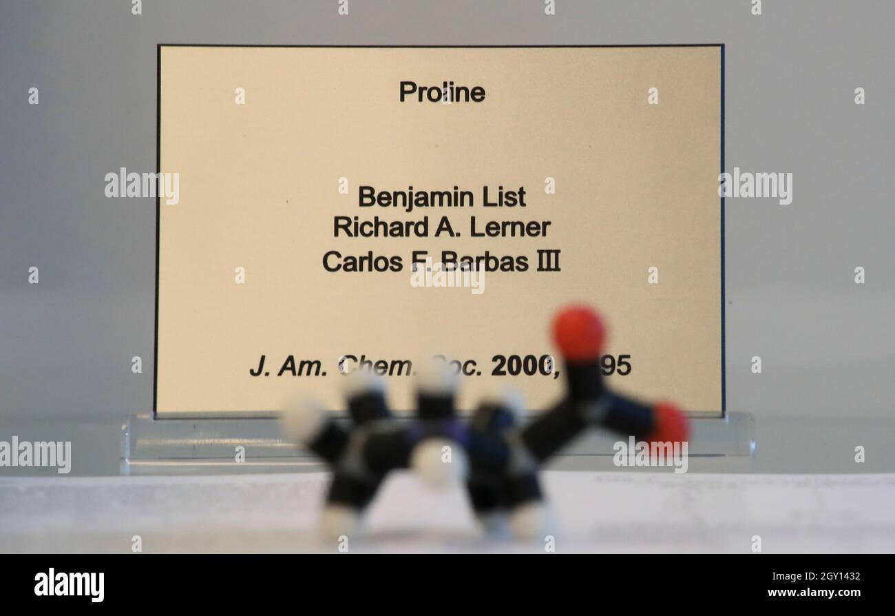 Organocatalysis hi-res stock photography and images - Alamy