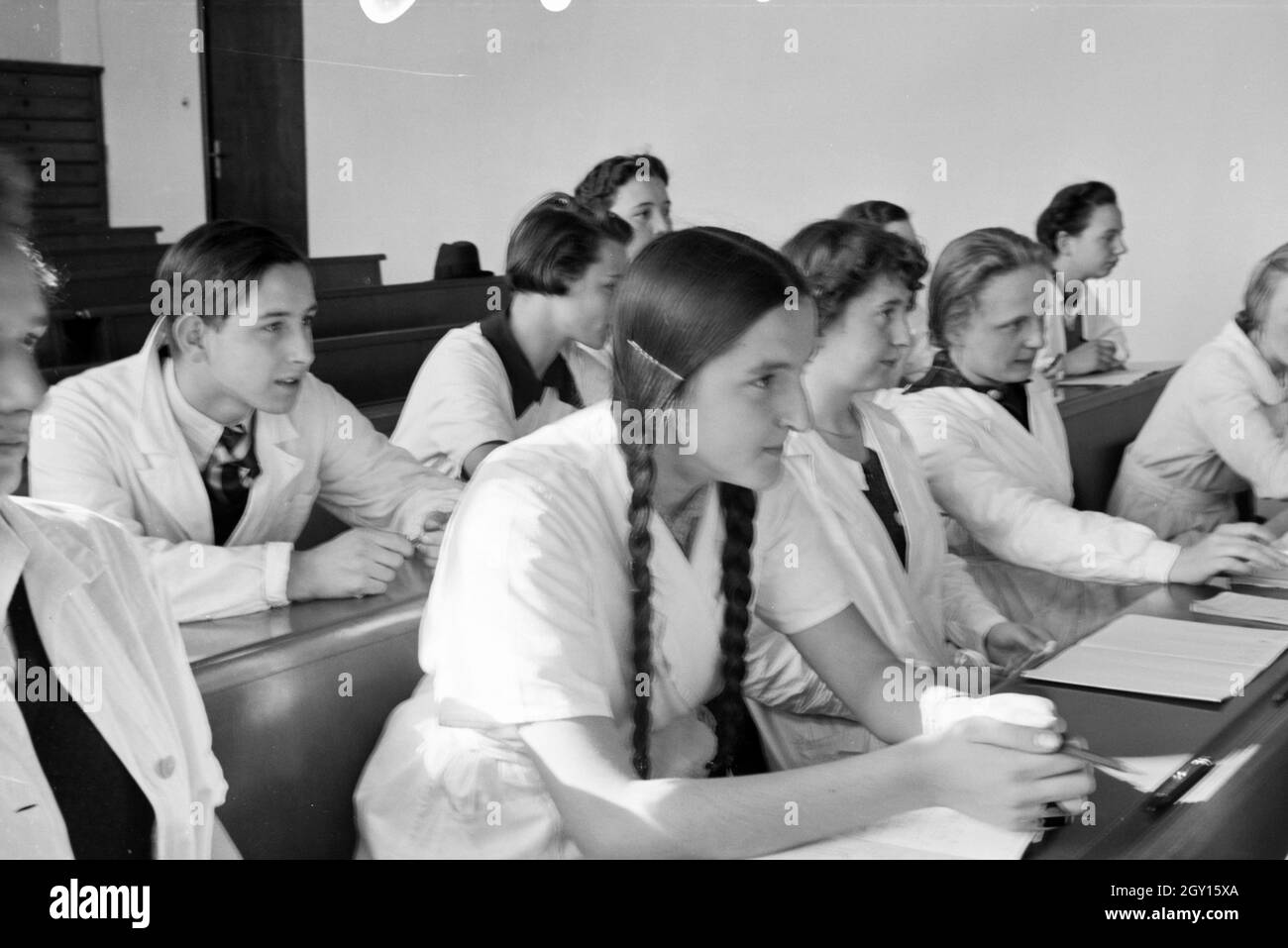 1930s art class hi-res stock photography and images - Alamy