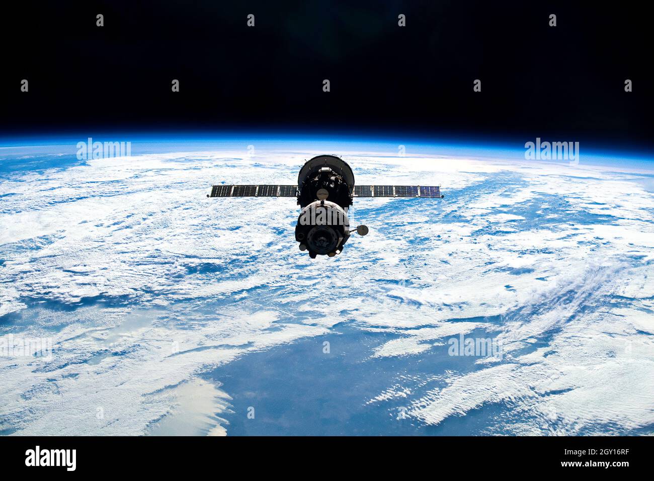 Nasa spaceships in space hi-res stock photography and images - Alamy