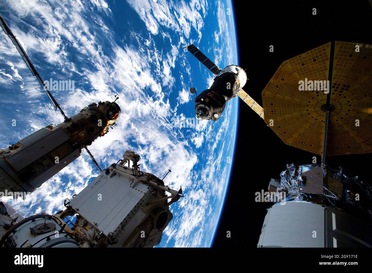 Nasa spaceships in space hi-res stock photography and images - Alamy