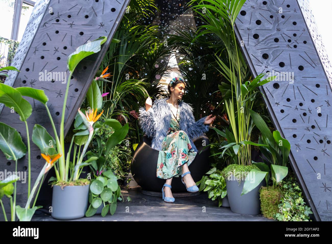 London, UK. 06th Oct, 2021. Model Ana poses with the installation. 'The ...