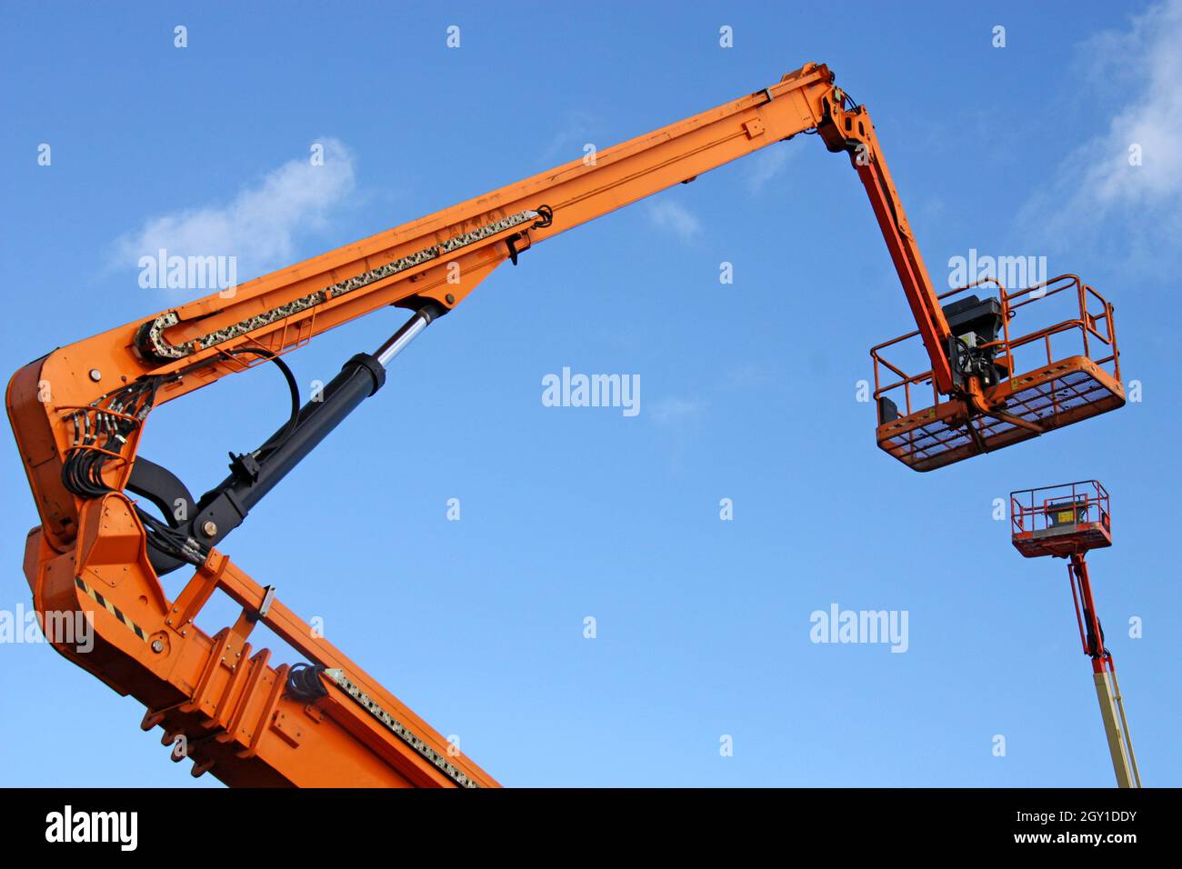 Bucket lifts hi-res stock photography and images - Alamy