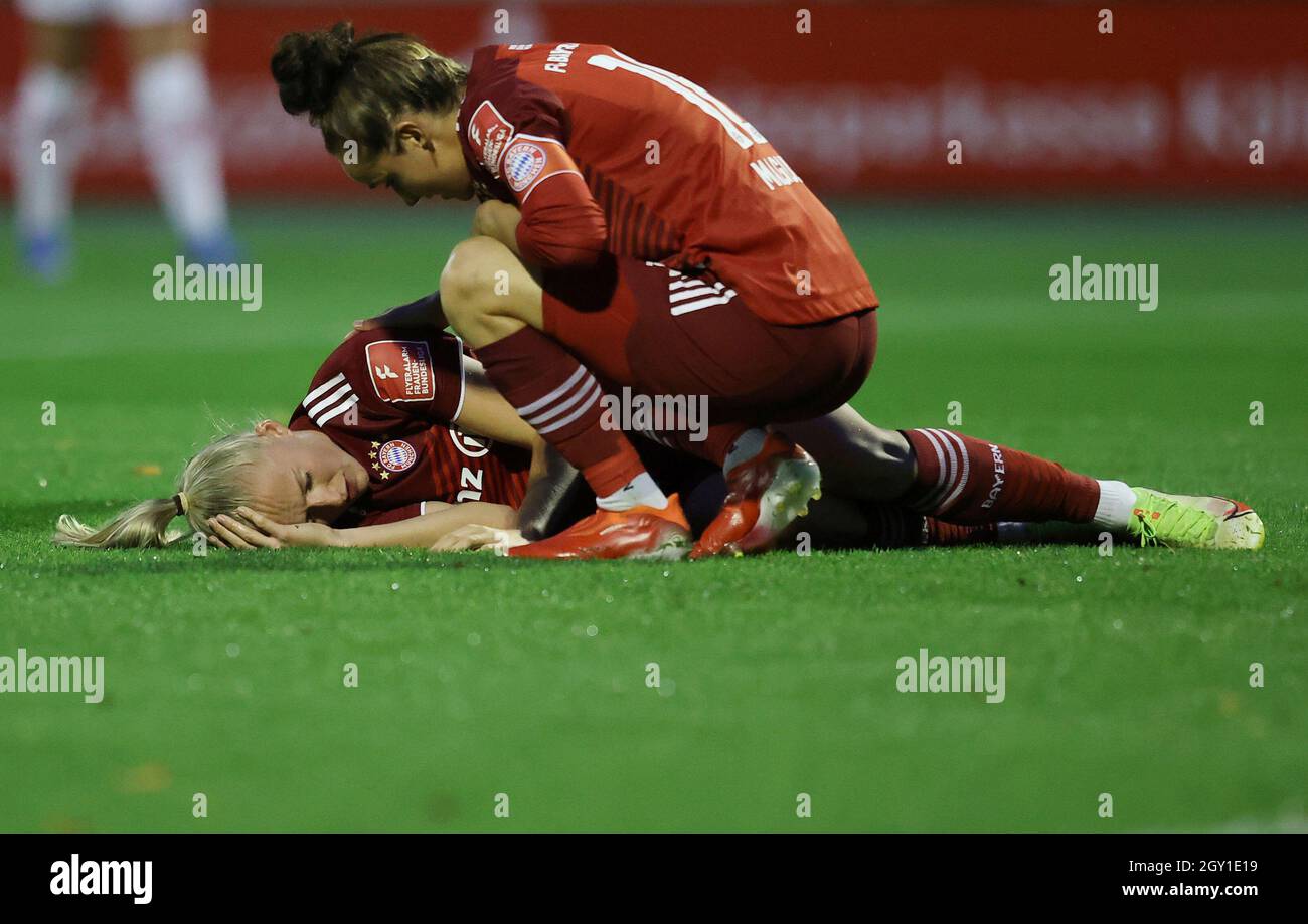 firo: 01.10.2021, Fuvuball, women, women Flyeralarm 1st Bundesliga: 1 ...