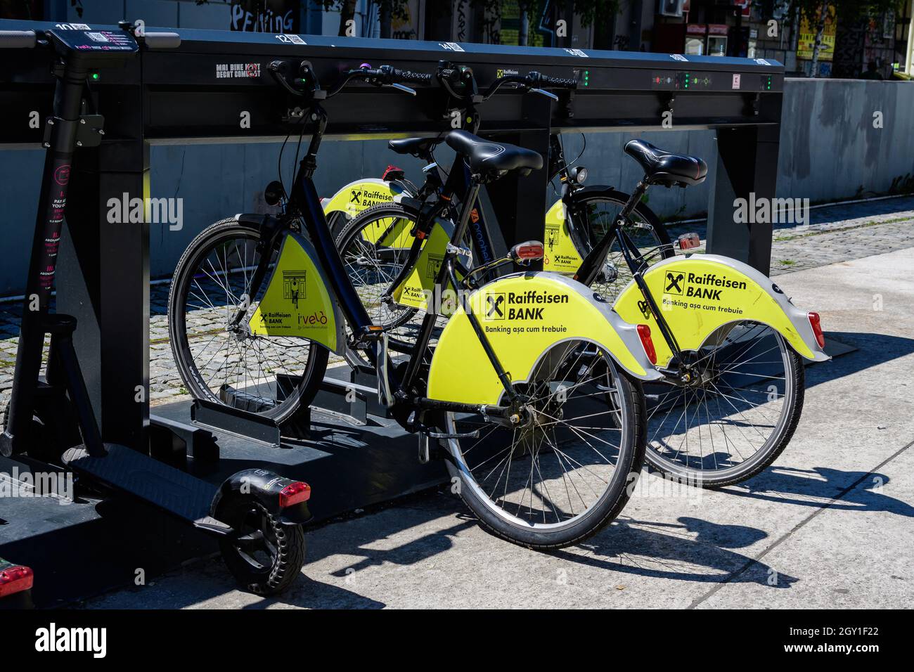 Bank bike hi-res stock photography and images - Alamy