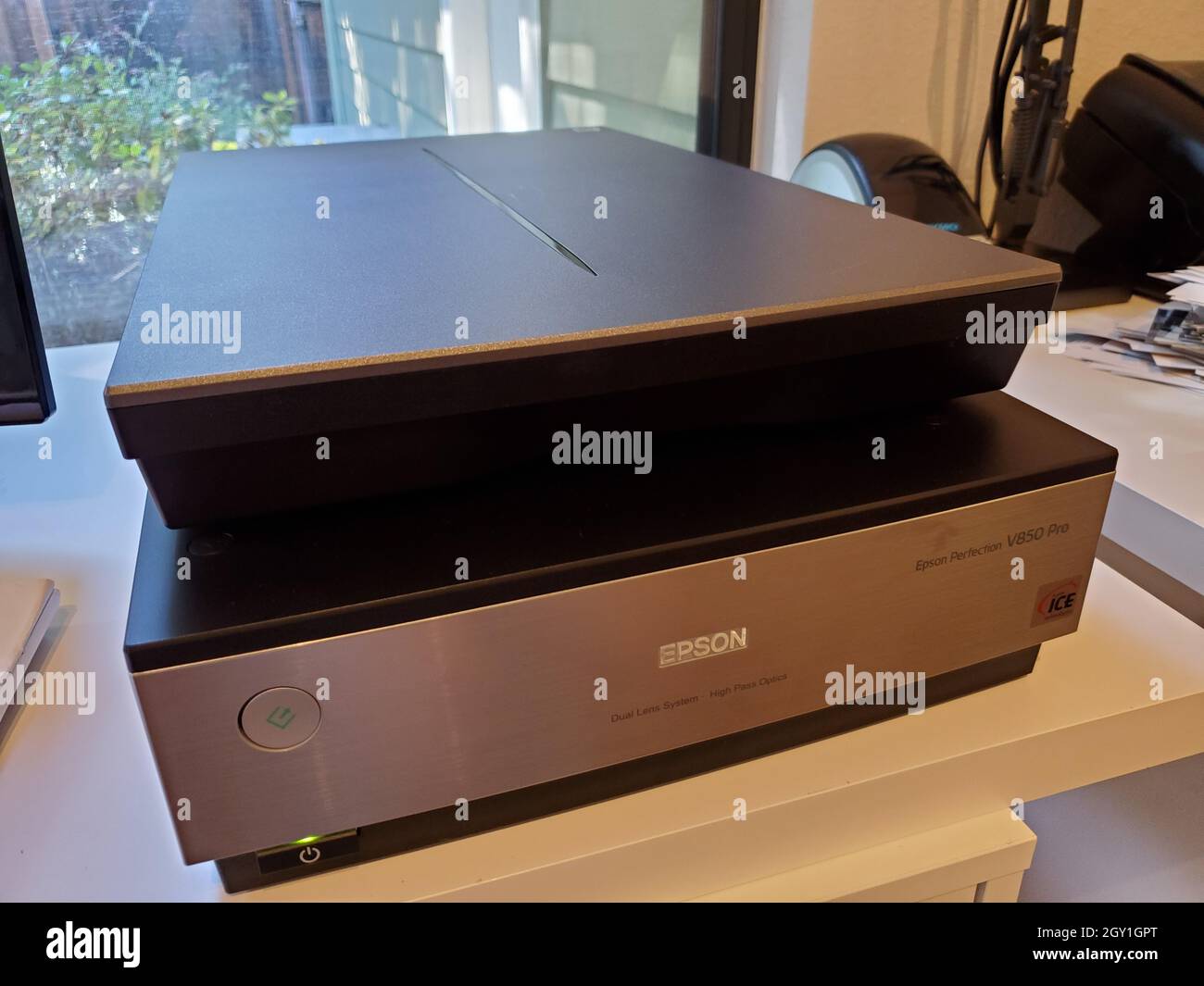 Flatbed scanner hi-res stock photography and images - Alamy