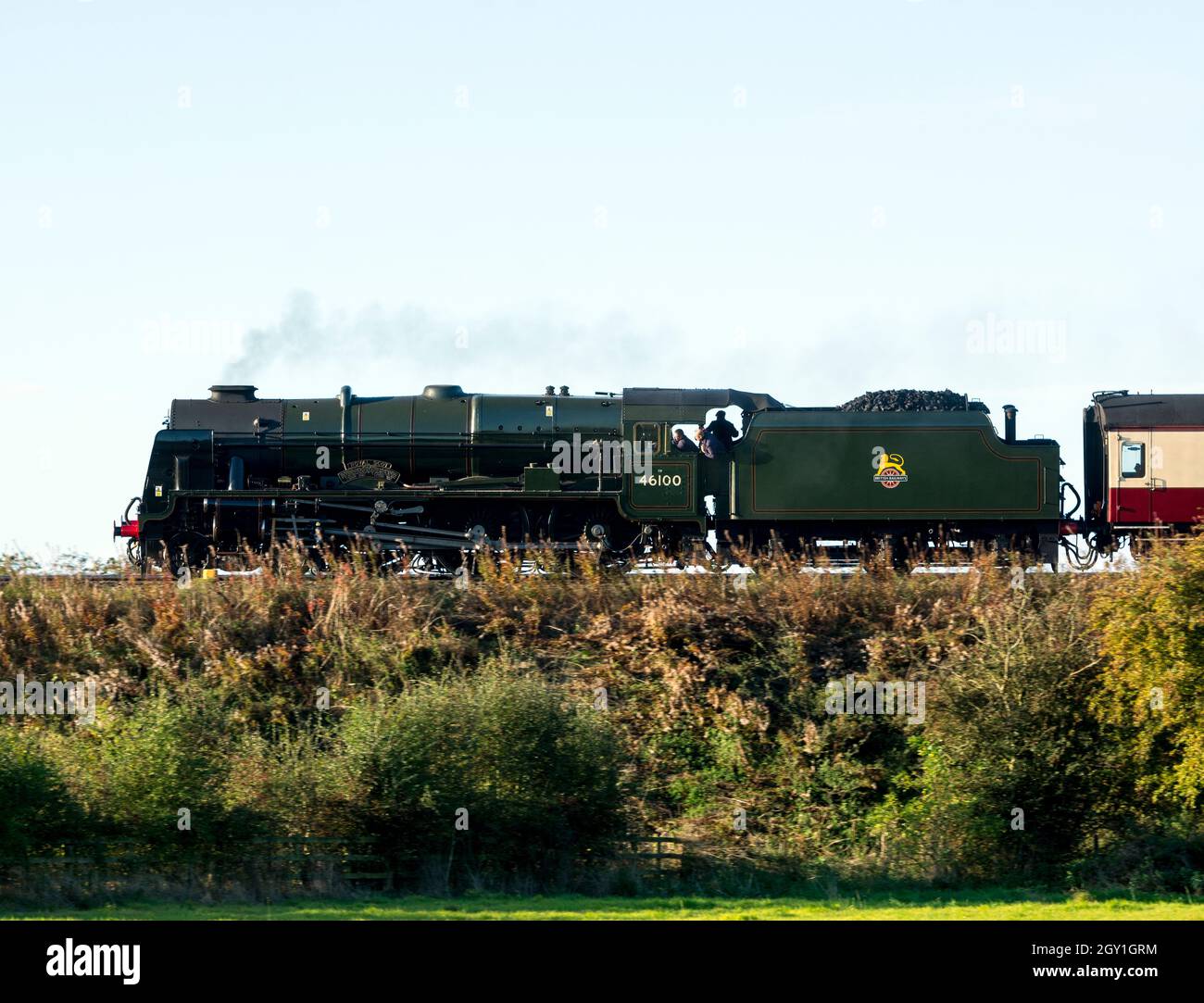 LMS Royal Scot class No. 46100 "Royal Scot" descending Hatton Bank ...