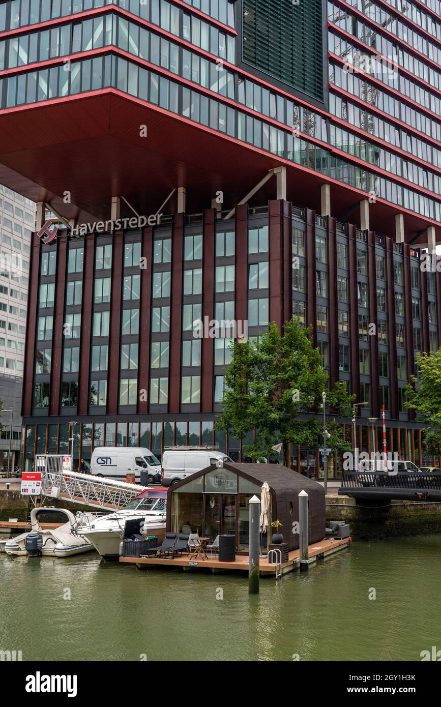 The Wikkelboat, a houseboat made of 24 layers, glued, cardboard from ...