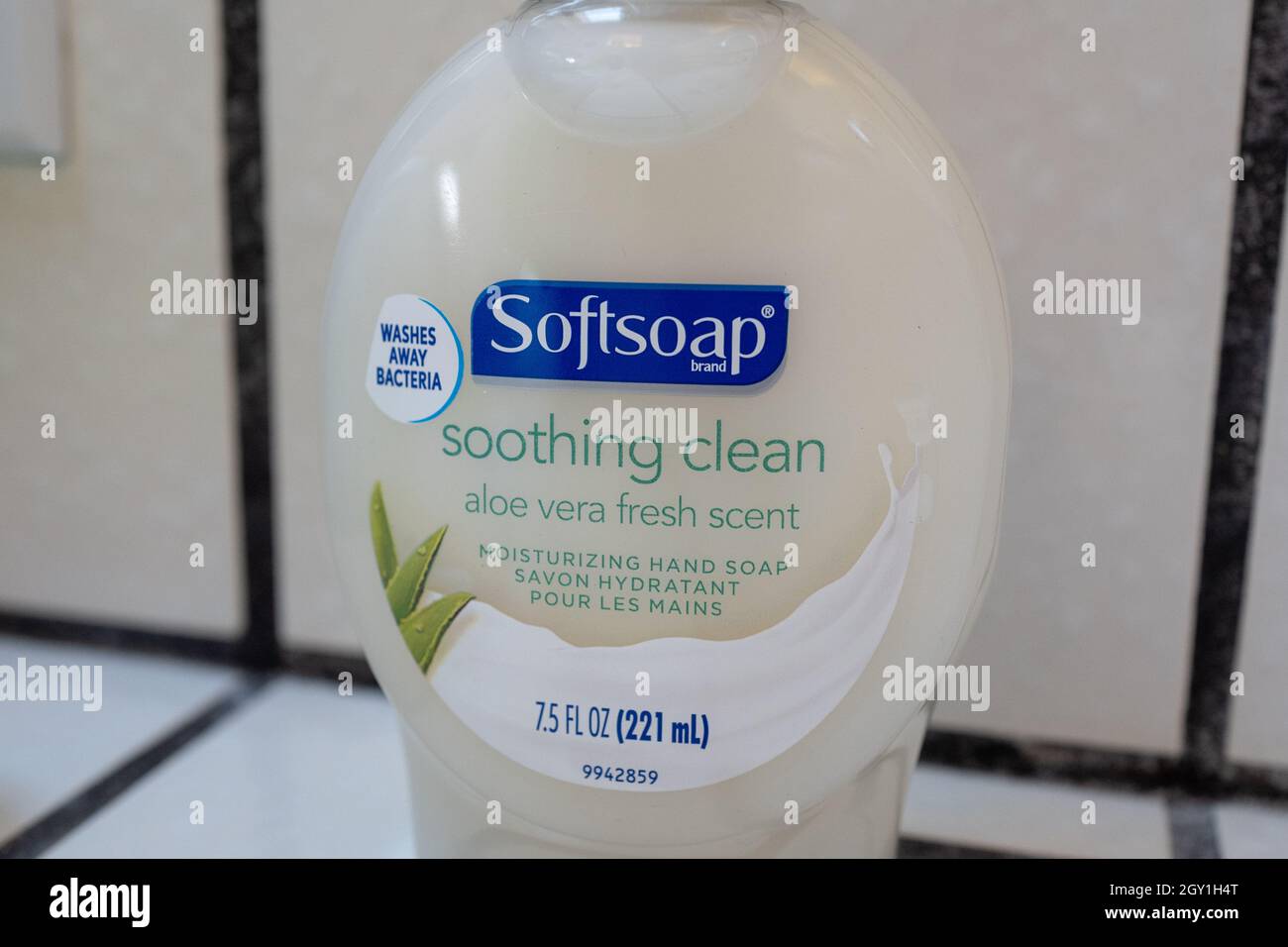 Parent company colgate palmolive hi-res stock photography and images ...