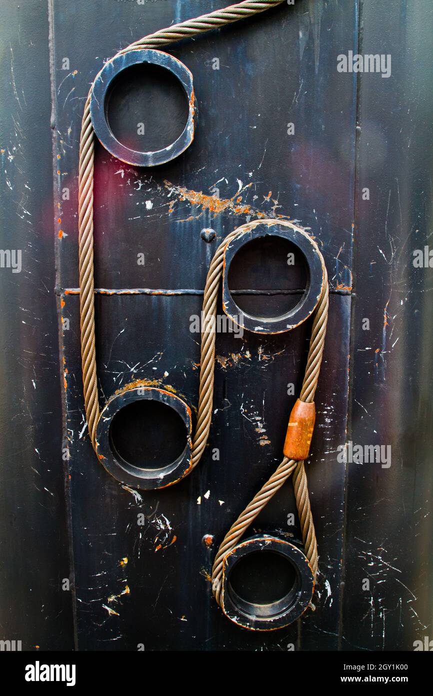 Vintage lift door hi-res stock photography and images - Alamy