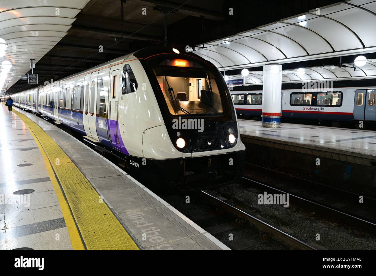 Crossrail class 345 hi-res stock photography and images - Alamy