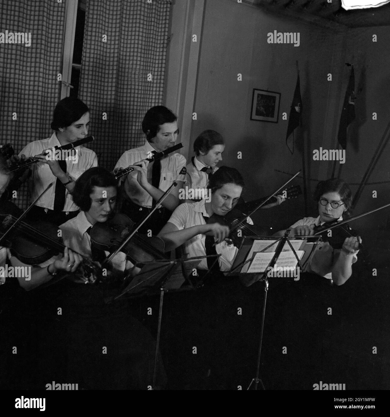 Berlin girls of the bdm Black and White Stock Photos & Images - Alamy