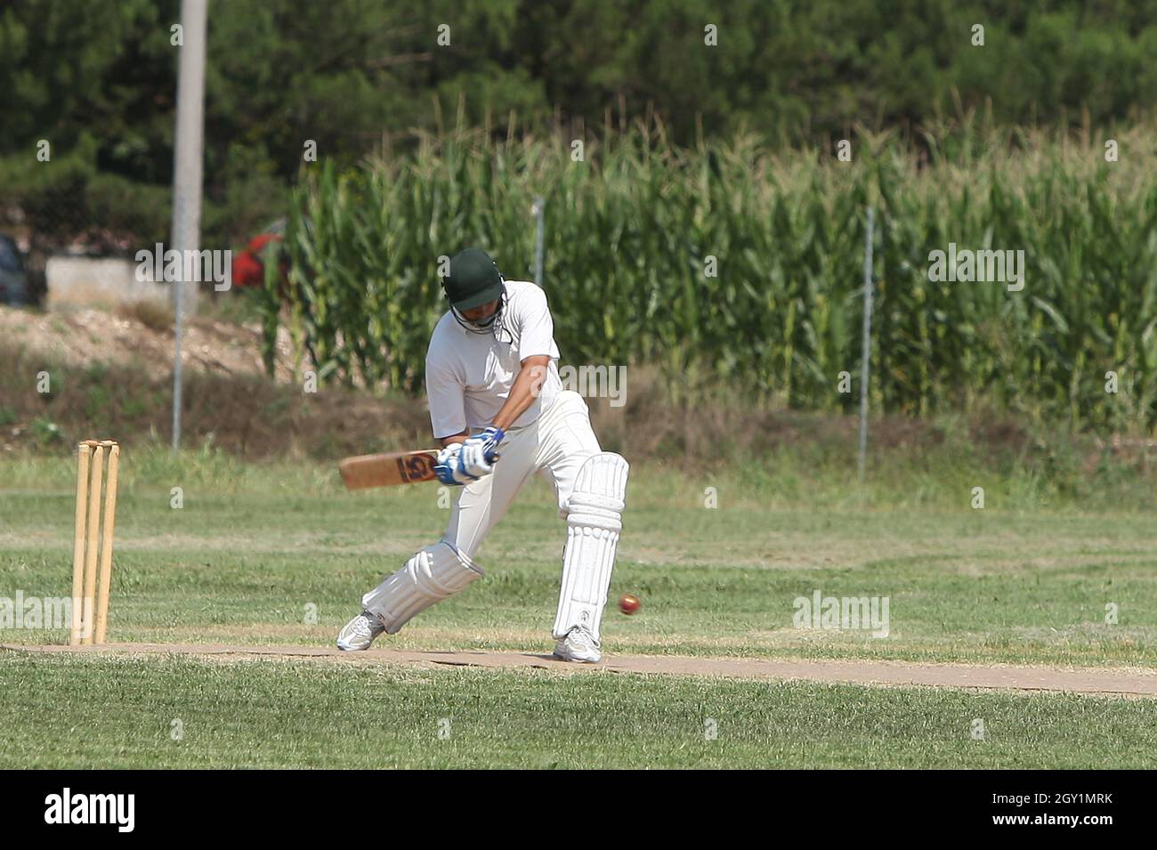 Cricket players run for the crease hi-res stock photography and images ...