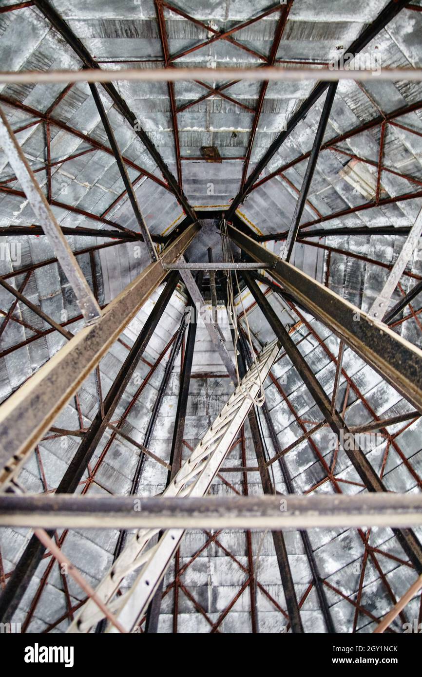 Construction inside high rise building hi-res stock photography and ...