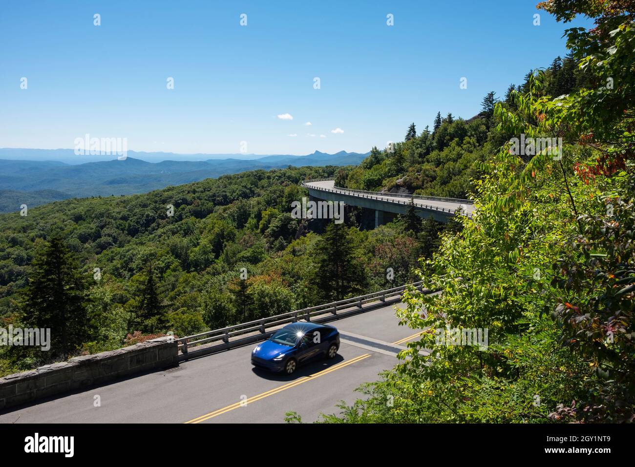 Linn Cove Viaduct, Blue Ridge Parkway, North Carolina, United States ...