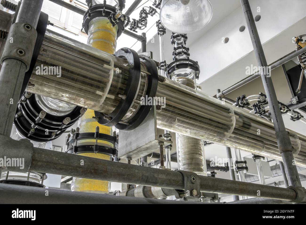 Distillation column hi-res stock photography and images - Alamy