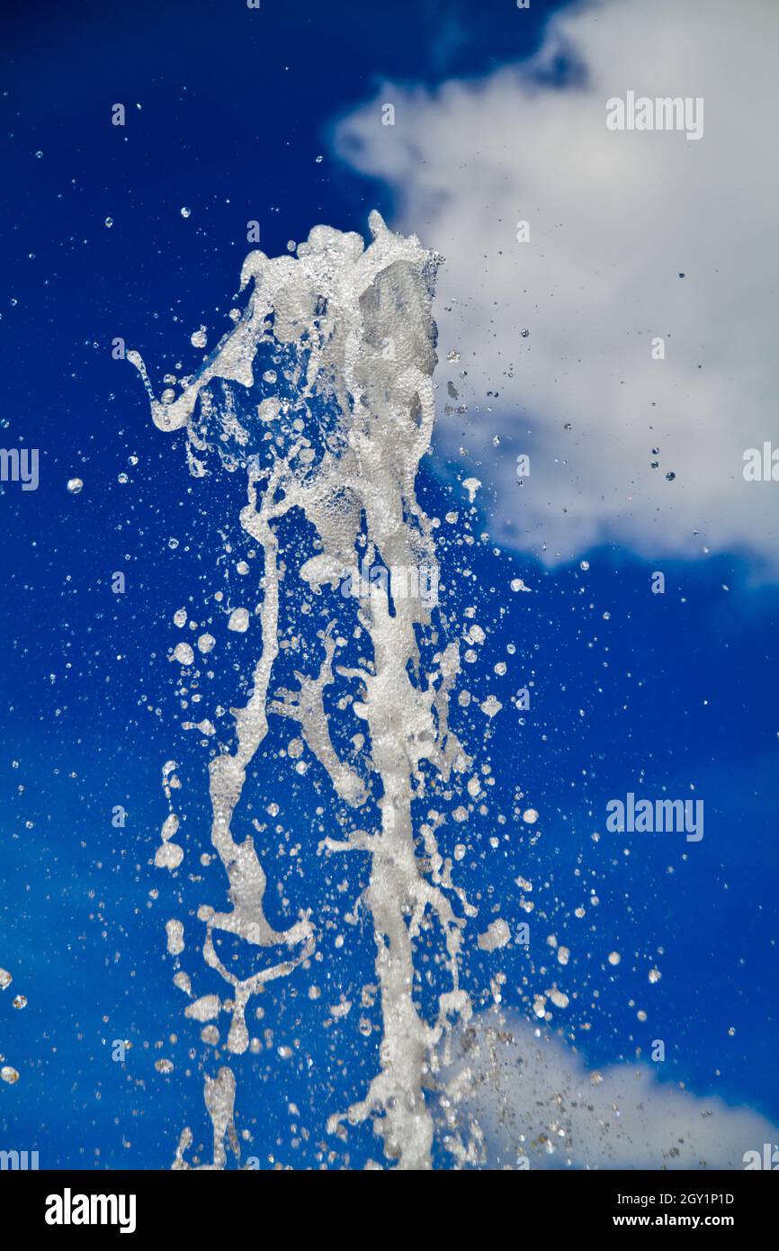 Water spouts splash hi-res stock photography and images - Alamy