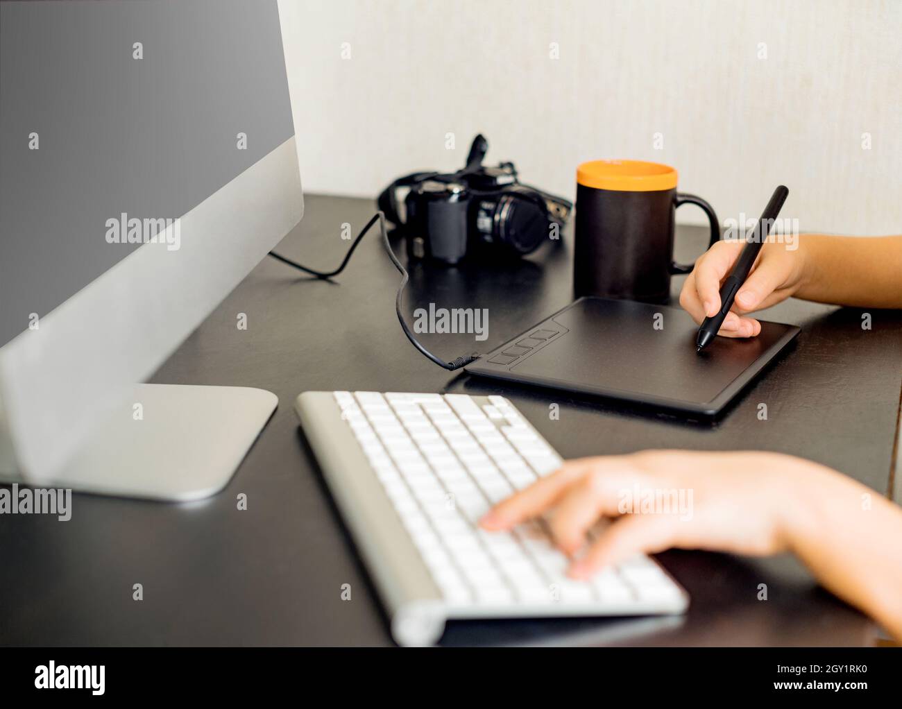 Graphic designer logo hi-res stock photography and images - Alamy