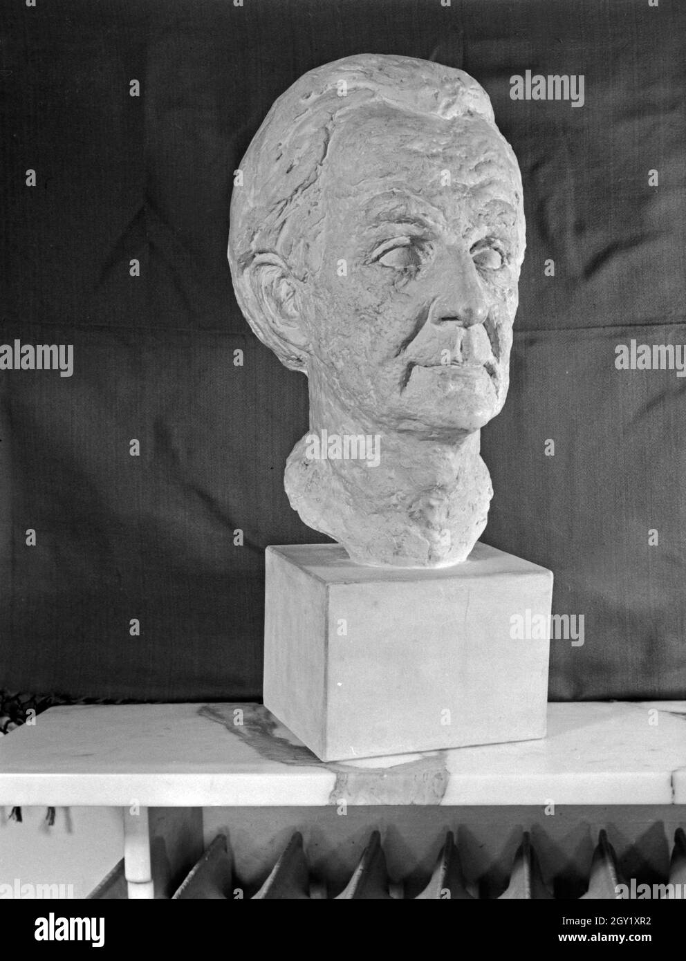 Reproduktion aus der Sammlung Erich Retzlaff: Porträtskulptur ...