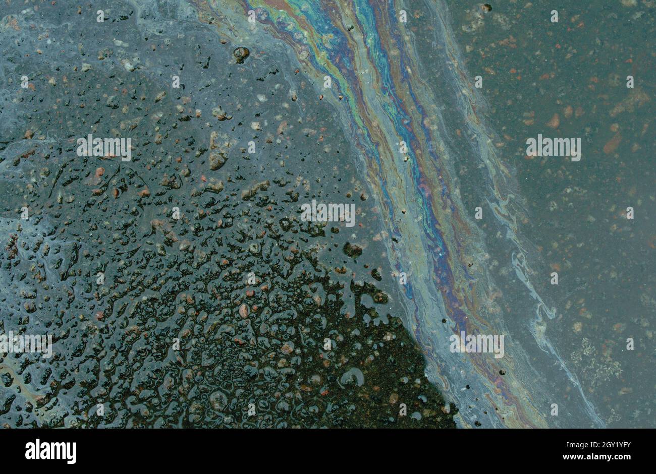 Spilled motor oil hi-res stock photography and images - Alamy