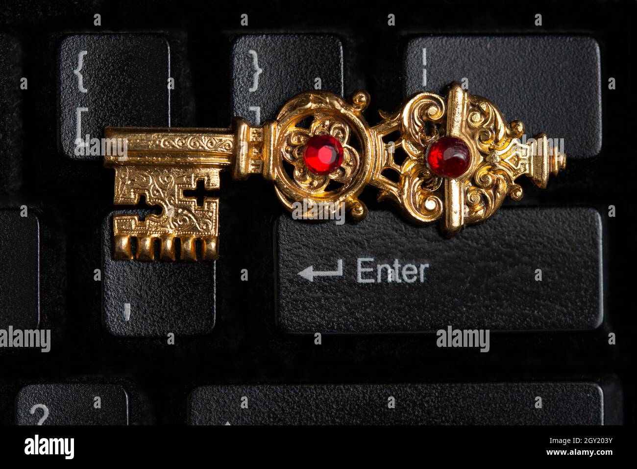 Golden software hi-res stock photography and images - Alamy