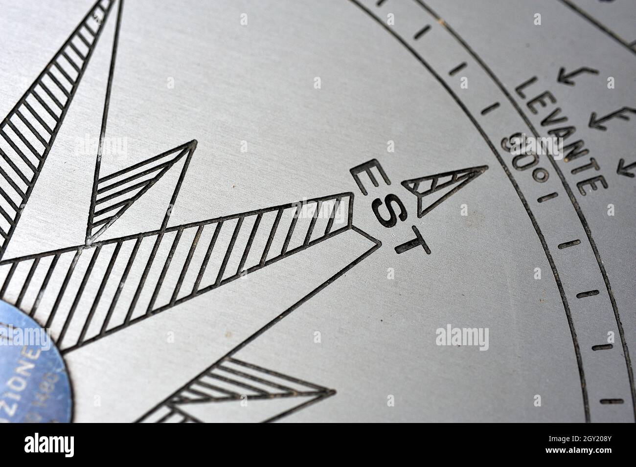 French map compass hi-res stock photography and images - Alamy