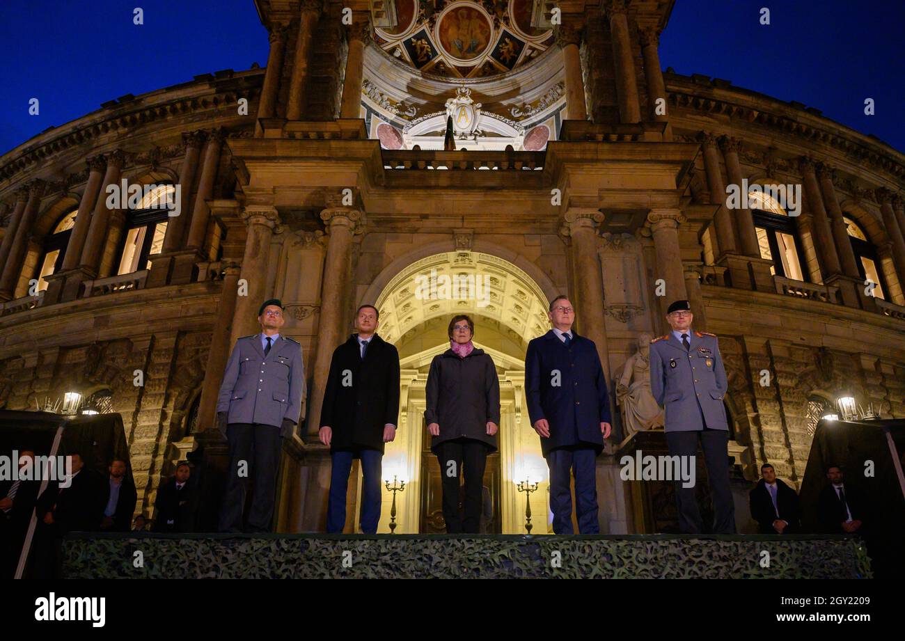 Commander of 2nd brigade hi-res stock photography and images - Alamy