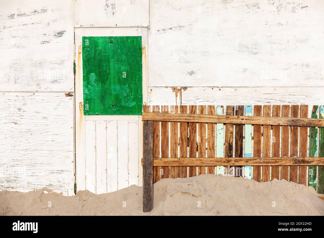 White panels hi-res stock photography and images - Alamy