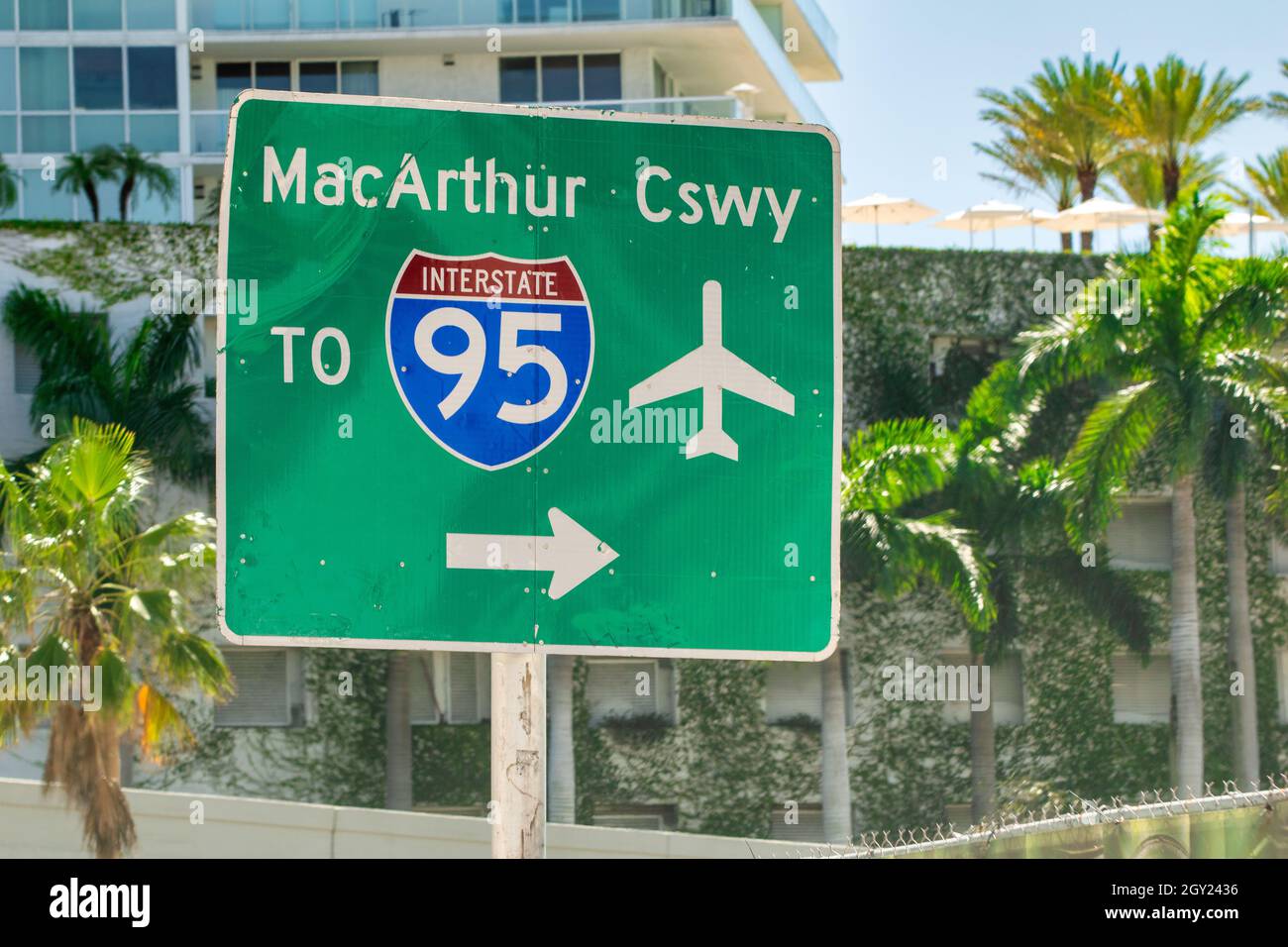 I 95 highway florida sign hi-res stock photography and images - Alamy