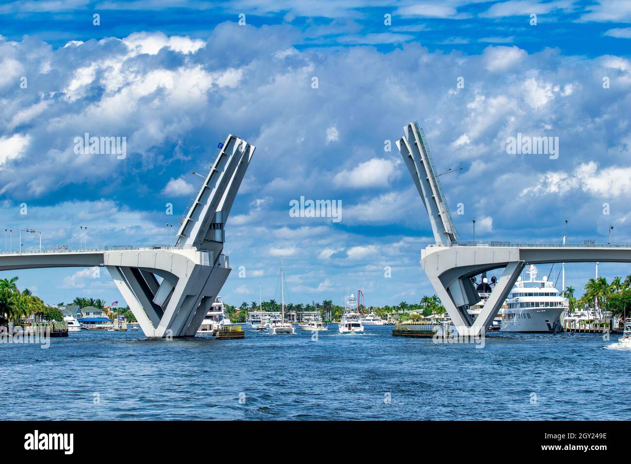 Draw Bridge along Fort Lauderdale Canals, Florida Stock Photo - Alamy