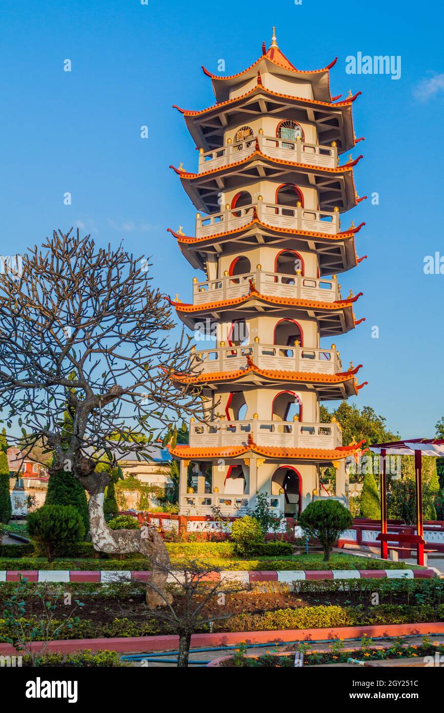 Chan tak hi-res stock photography and images - Alamy