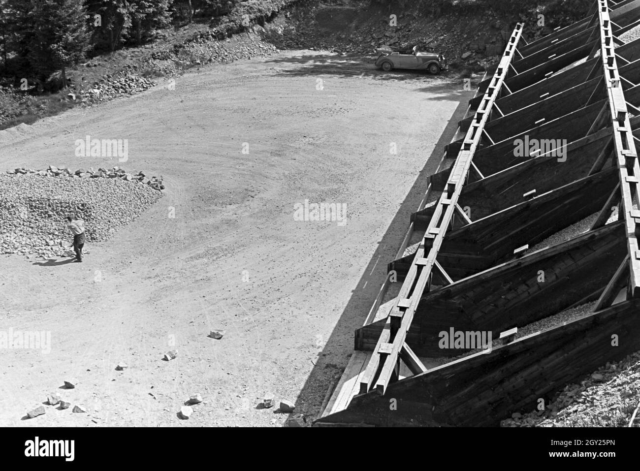 Damm im wald hi-res stock photography and images - Alamy