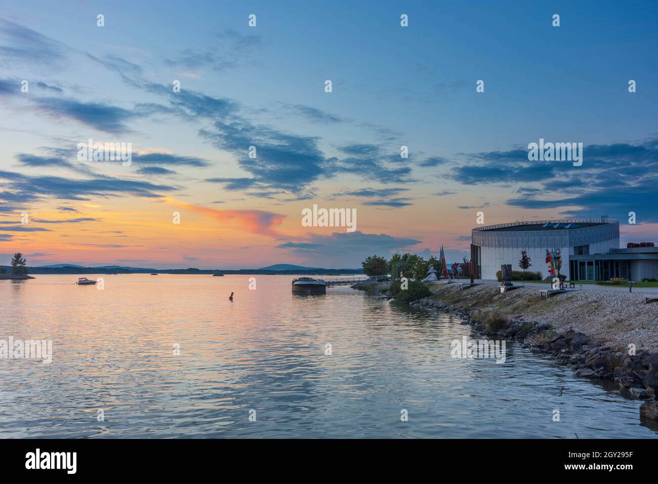 Bratislava (Pressburg): Danubiana Meulensteen Art Museum, river Danube ...