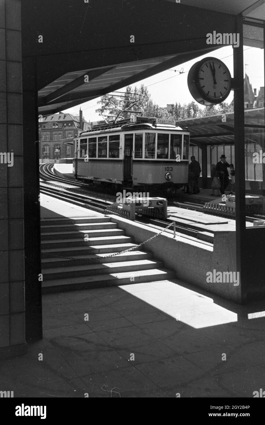 Germany 1930s train platform hi-res stock photography and images - Alamy