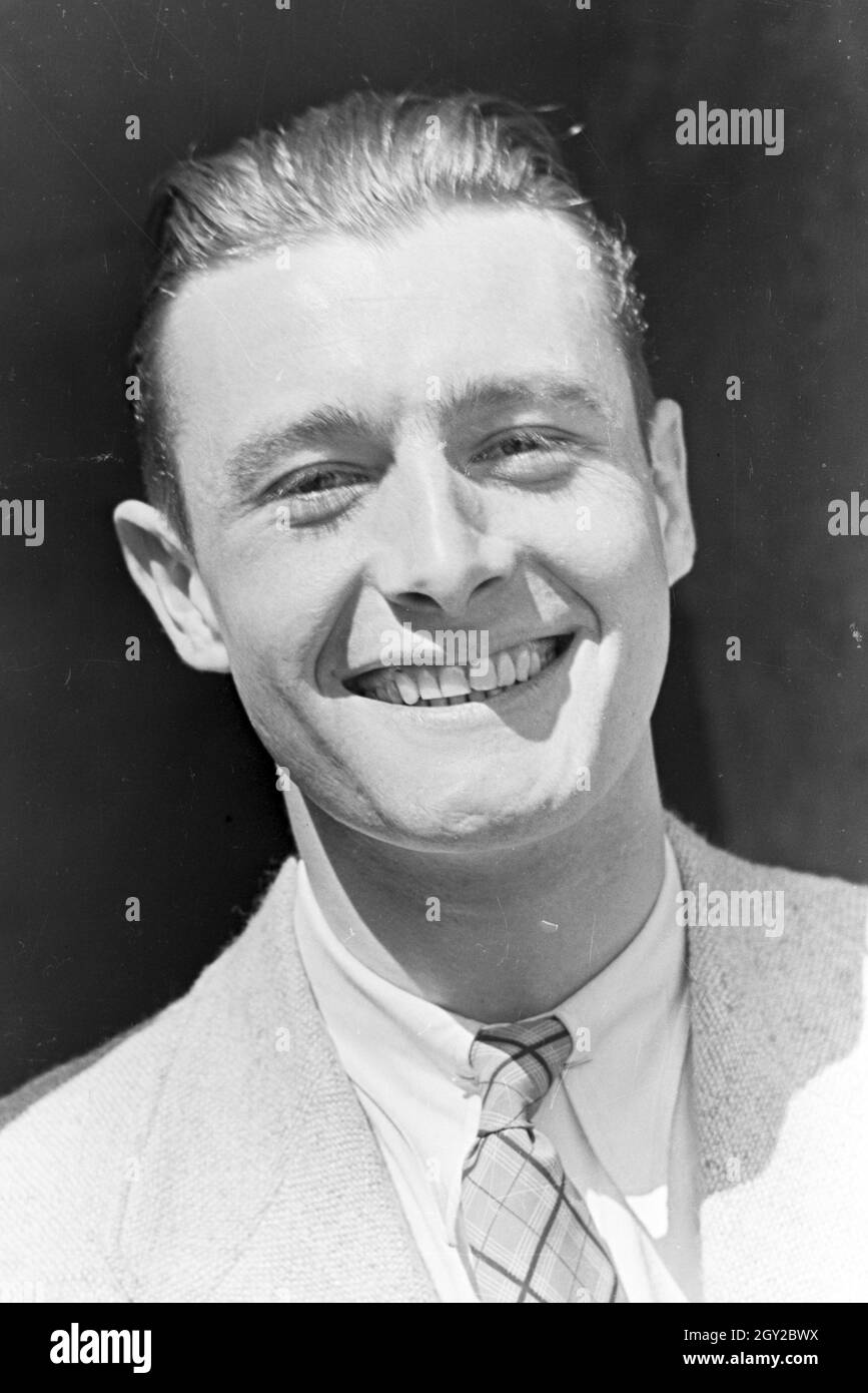 Ein Mann auf einem Ausflug, Deutsches Reich 1930er Jahre. A man going ...