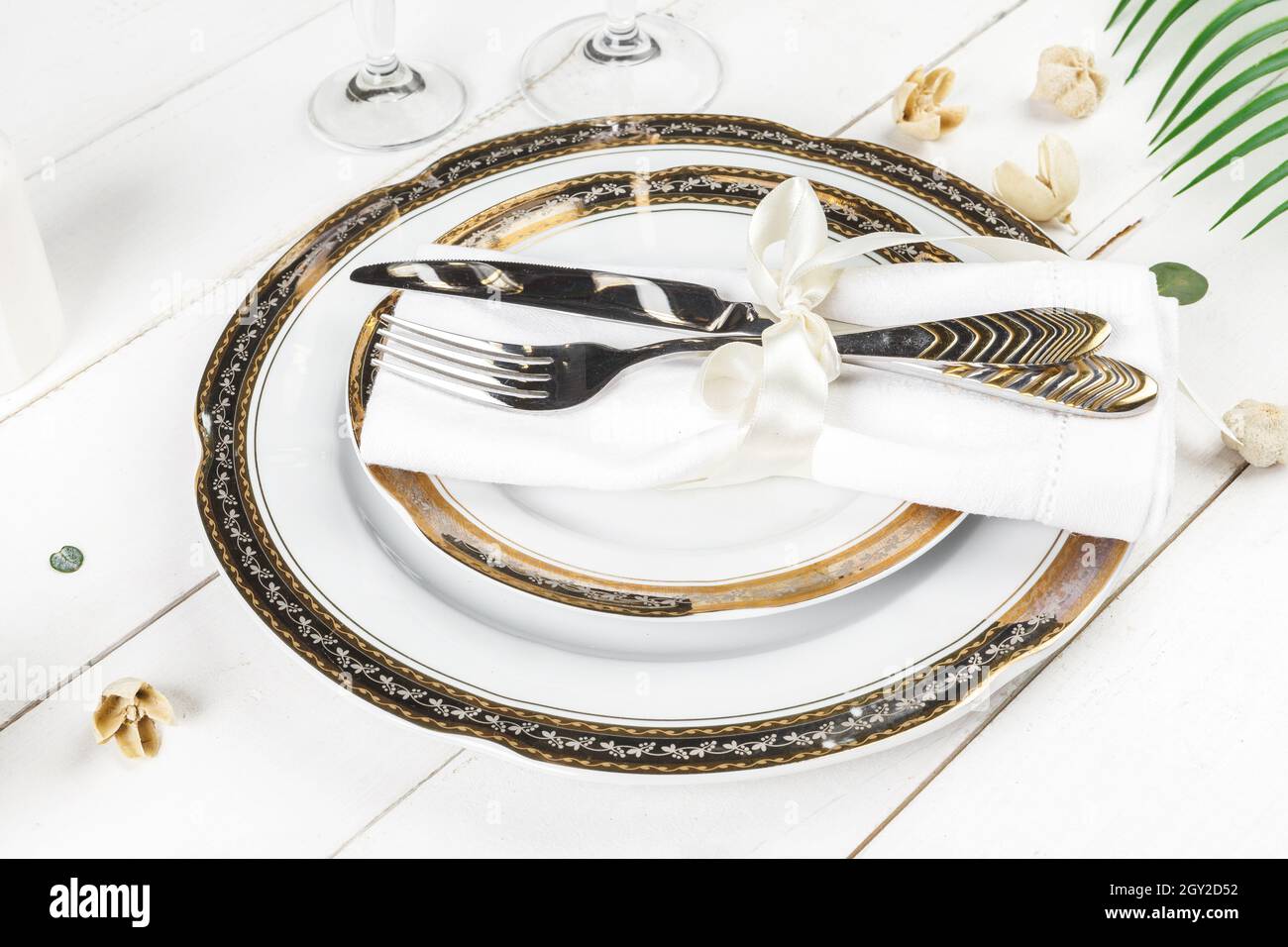 Table with plates and cutlery, view from above Stock Photo - Alamy