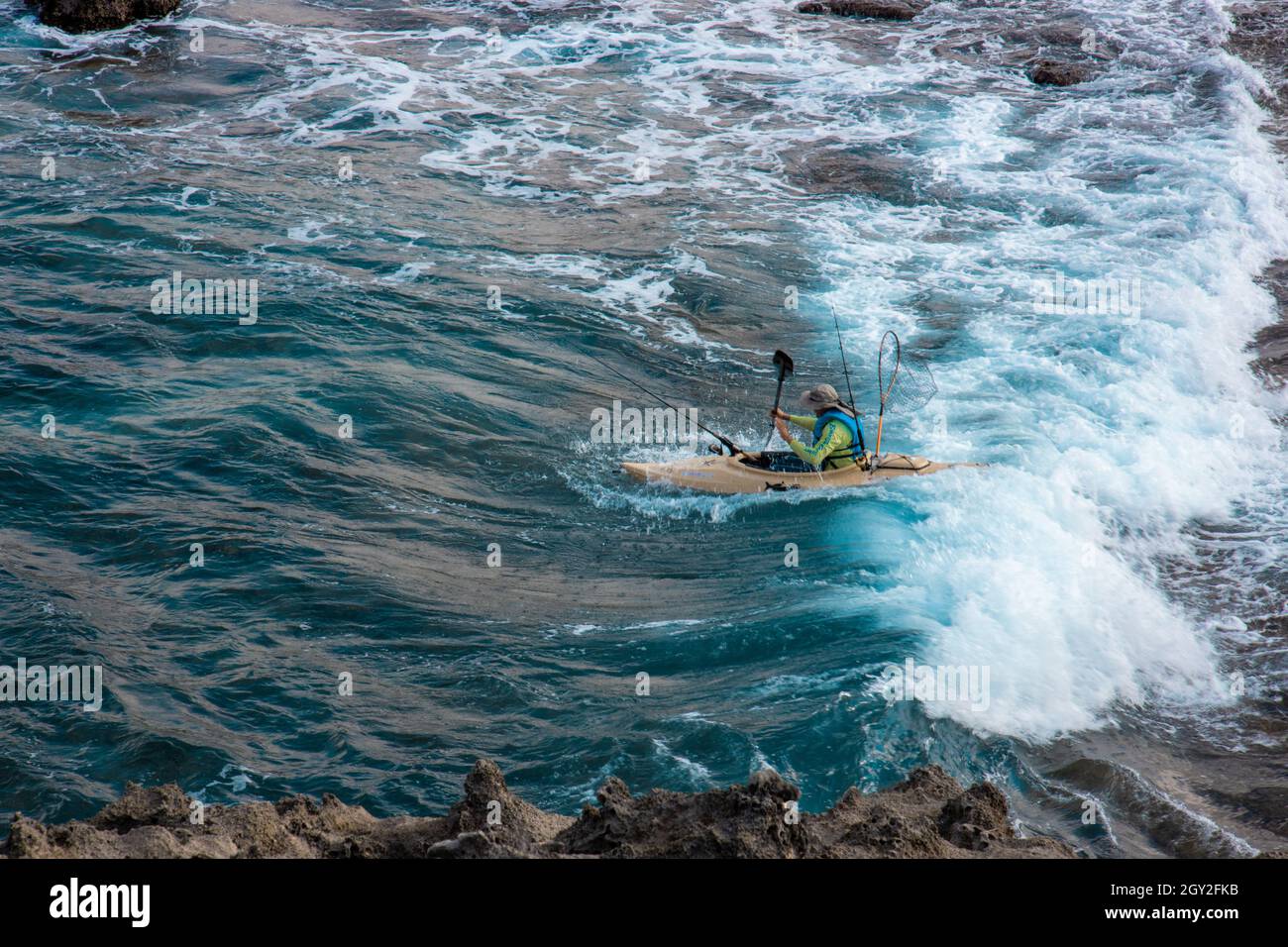 Dangerous kayaking hi-res stock photography and images - Alamy