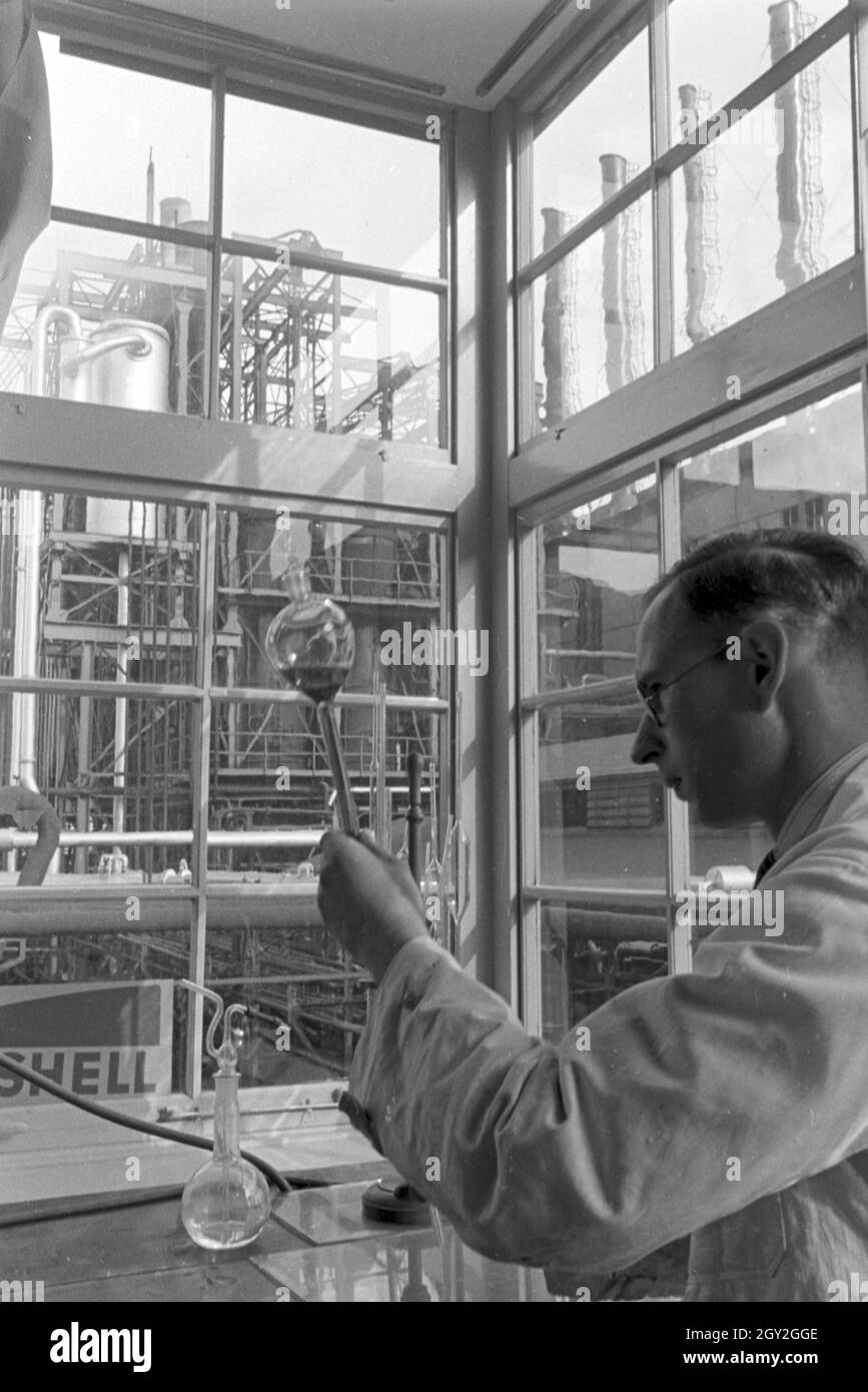 1930s Man In Laboratory High Resolution Stock Photography and Images ...