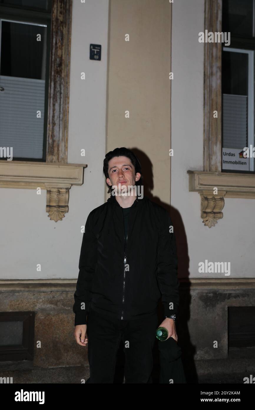 Maximilian Mundt am Set zu Dreharbeiten für die Serie "Ze Network" mit ...